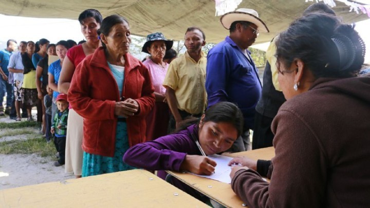 Malacantacito levanta su mano para decidir sobre sus recursos naturales ...